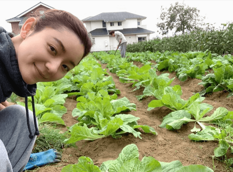 ECCジュニアCM2023の女性(女優)は誰？3人のホームティーチャー役を調査！ | 喜劇的な人生