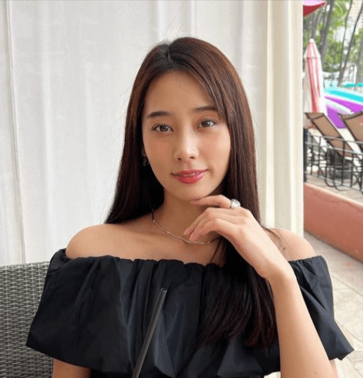 ほけんの窓口CM2024｜女優は誰？魔法使いアンミカと共演の女性を調査！ | 喜劇的な人生