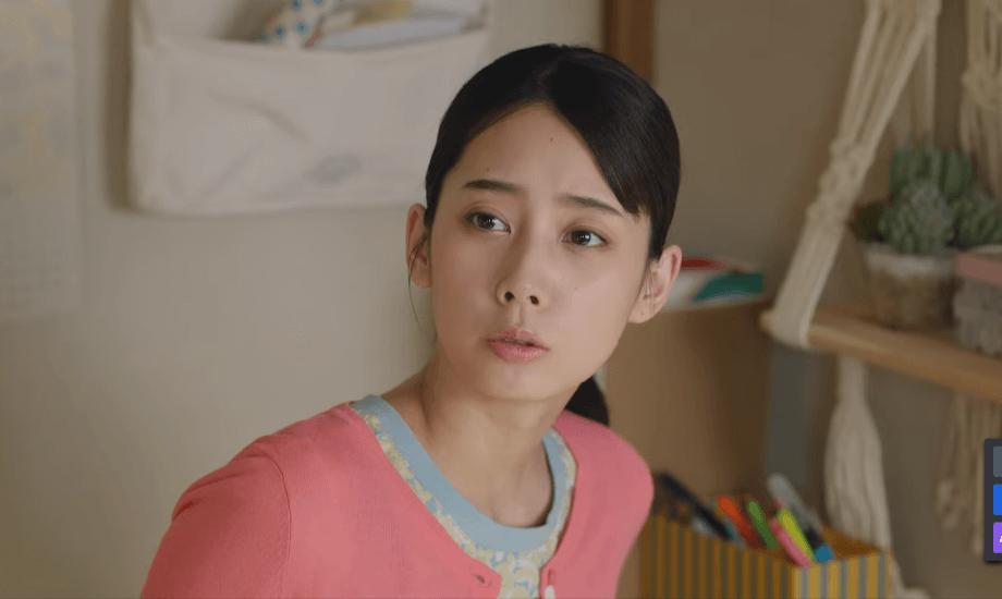 ほけんの窓口CM2024｜女優は誰？魔法使いアンミカと共演の女性を調査！ | 喜劇的な人生